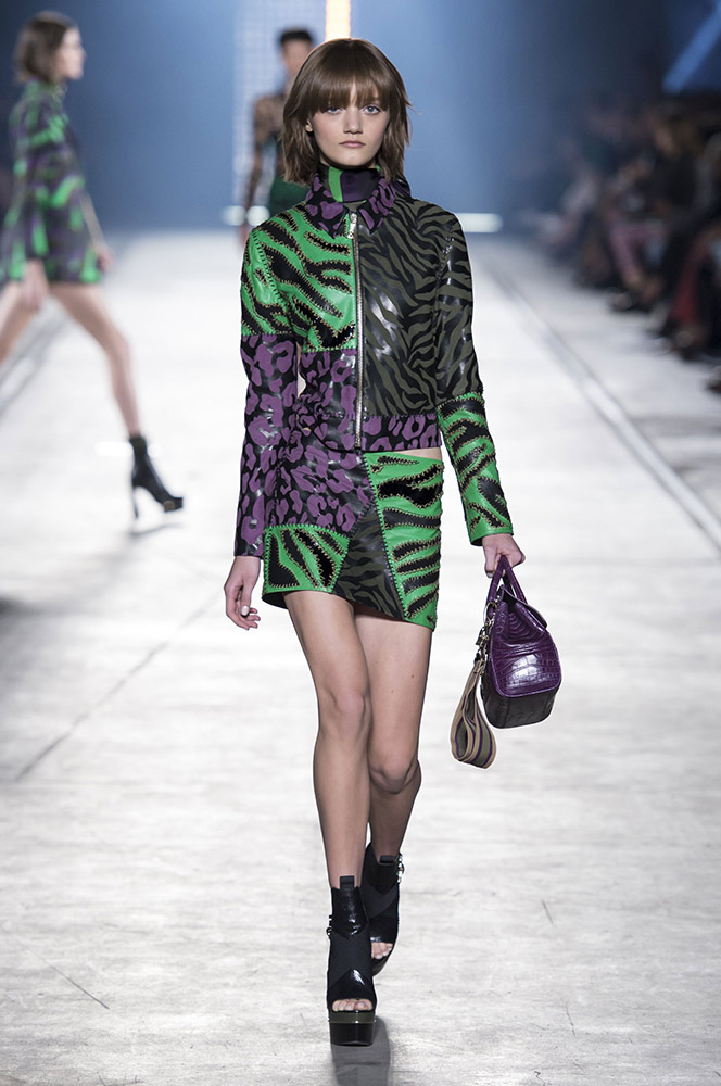 Versace Spring 2016 Runway - theFashionSpot
