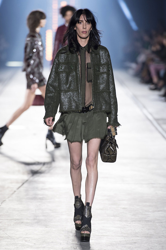 Versace Spring 2016 Runway - theFashionSpot