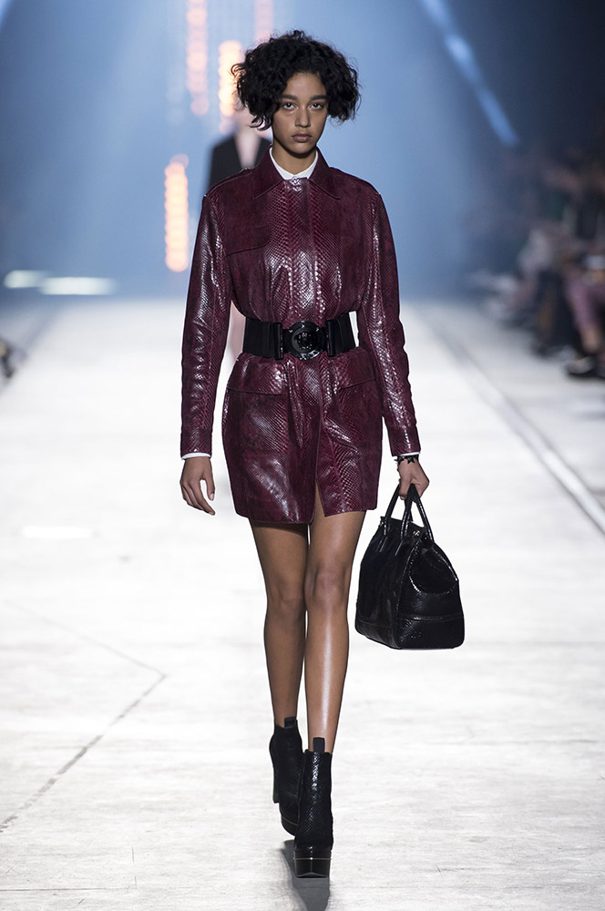Versace Spring 2016 Runway - theFashionSpot