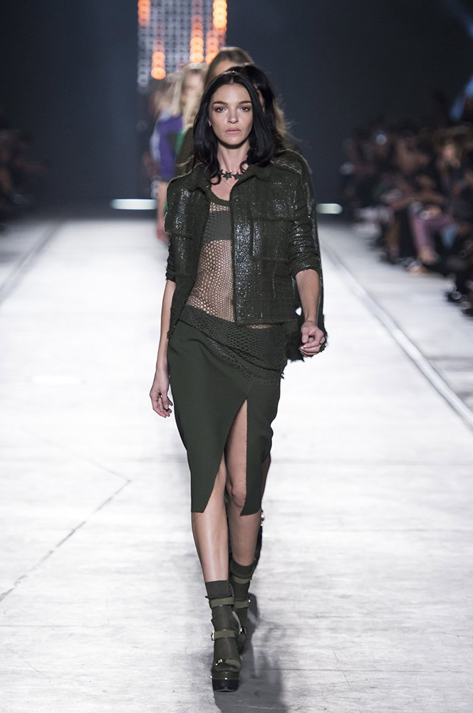 Versace Spring 2016 Runway - theFashionSpot